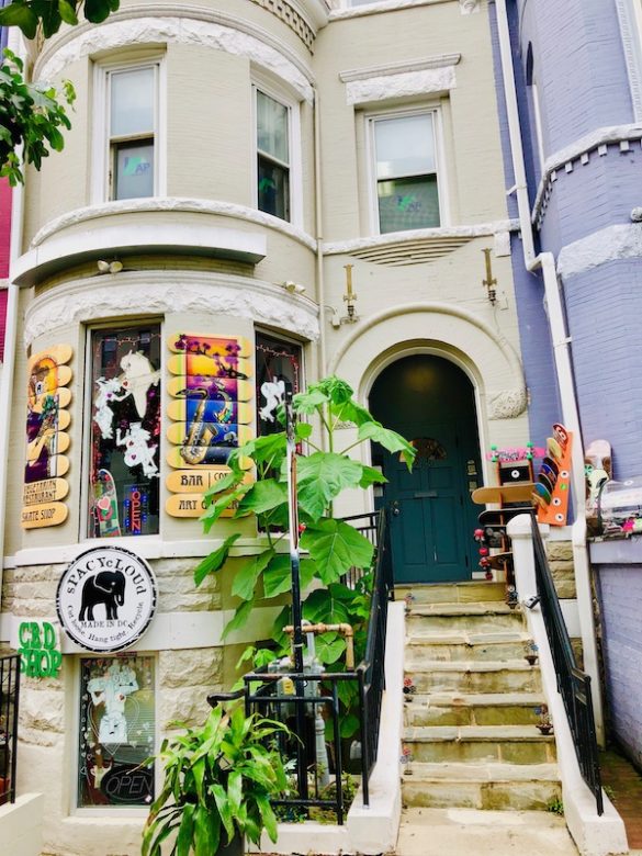 ADAMS MORGAN NEIGHBORHOOD - Queen of DC